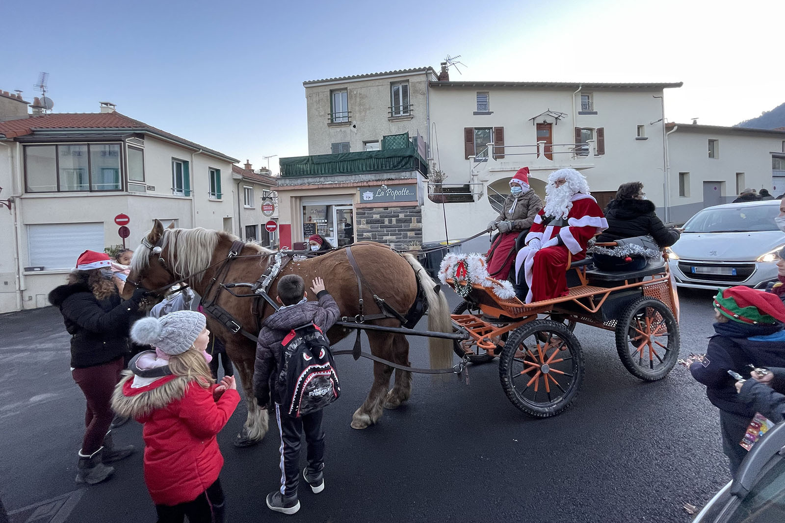 Balade du Père Noël en calèche – Ville de Ceyrat